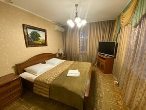 Volna (naberezhnaya Kosmonavtov No:7А, Saratov), otel  Saratov'dan