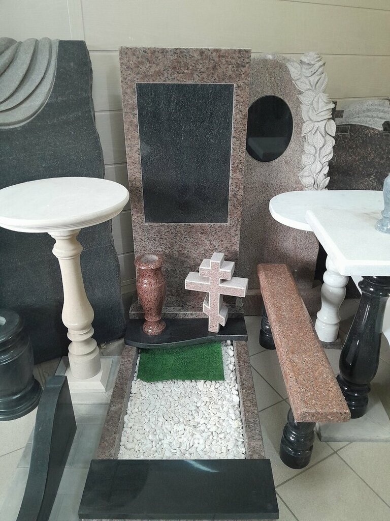 Heykel ve mezarlık taşı üreticileri Изготовление памятников, Orenburg, foto