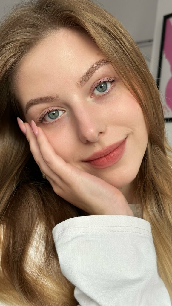 Kaş ve kirpik salonu Melniks. brow, Moskova, foto