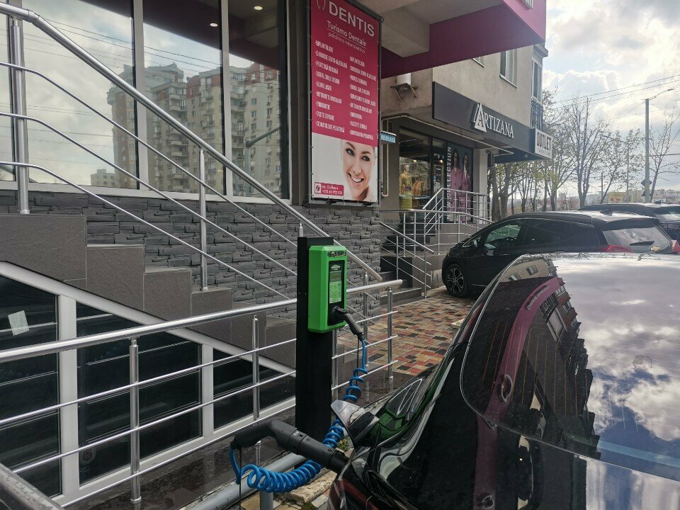 Elektrikli oto şarj istasyonları Ecofactor, Kişinev, foto
