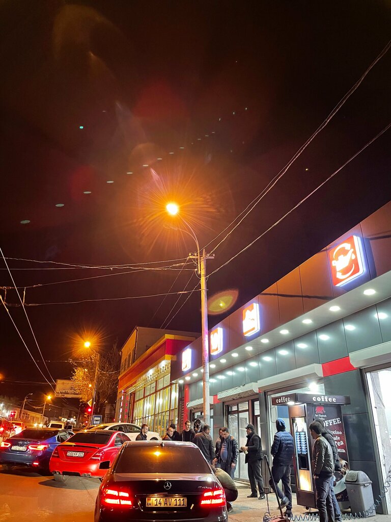 Jant ve lastikçiler Zangir Kgam, Erivan, foto