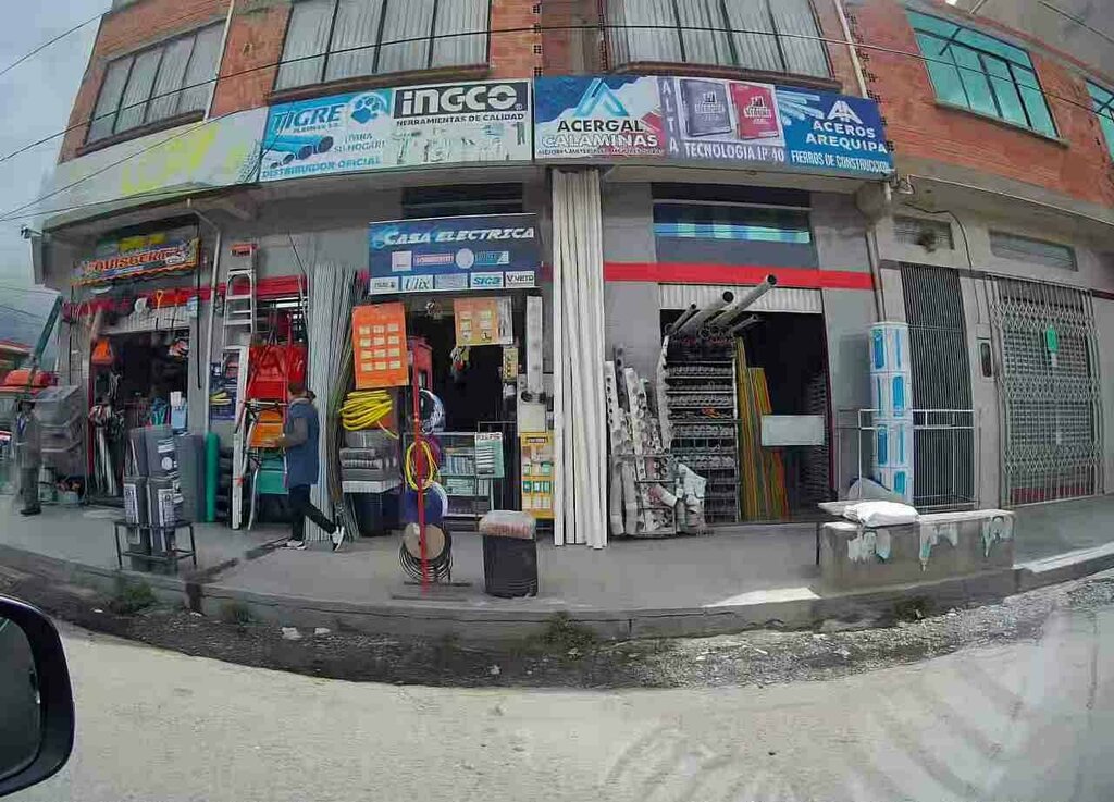 Yapı mağazası Quisbert Hardware Store, El Alto, foto