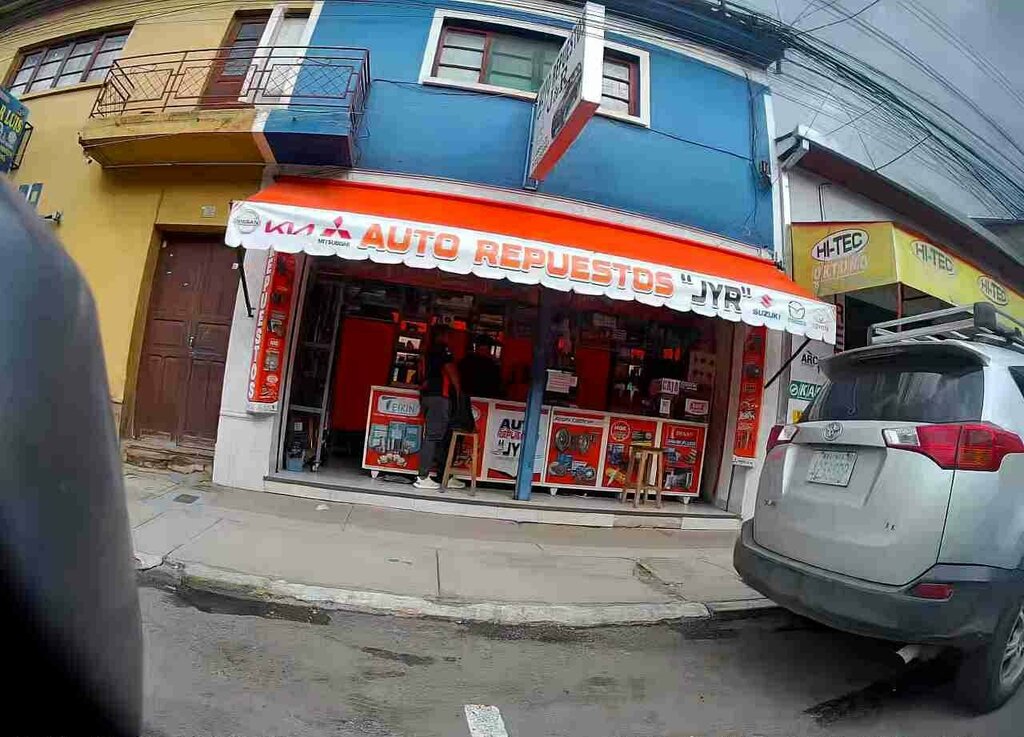 Otomobil yedek parçaları Auto repuestos, Cochabamba, foto
