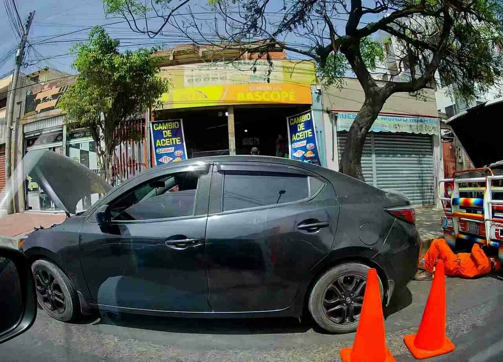 Oto döşeme Comercial Bascope, Cochabamba, foto