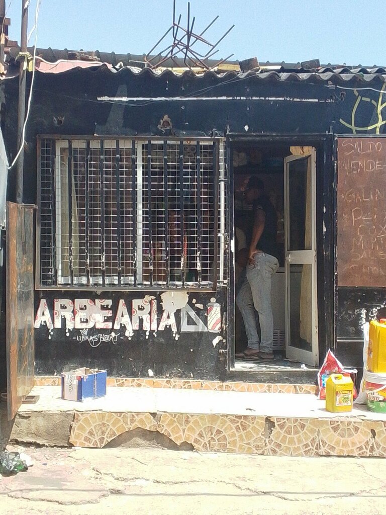 Berberler Barbearia, Loanda, foto