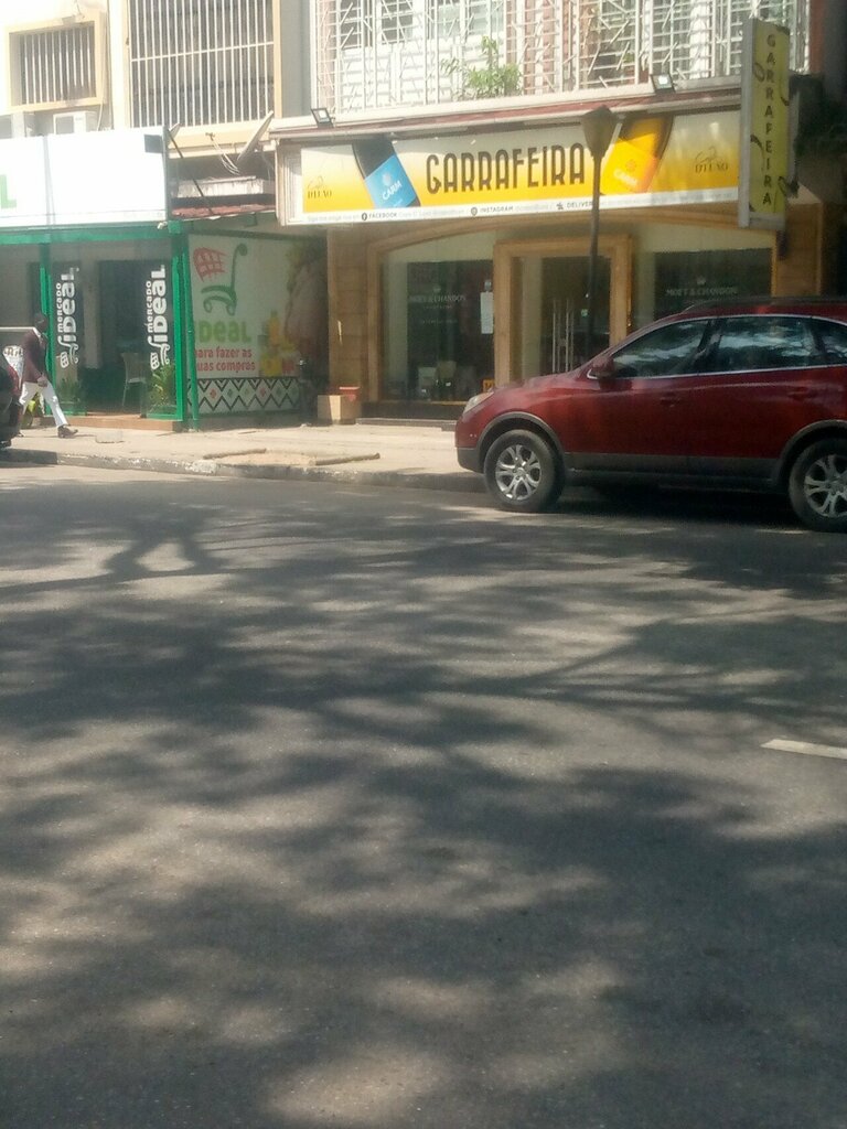 Alkollü içecekler Garrafeira, Loanda, foto