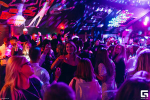 Squirrel bar (Fioletova Street No:8, Astrakhan), bar  Astrahan'dan