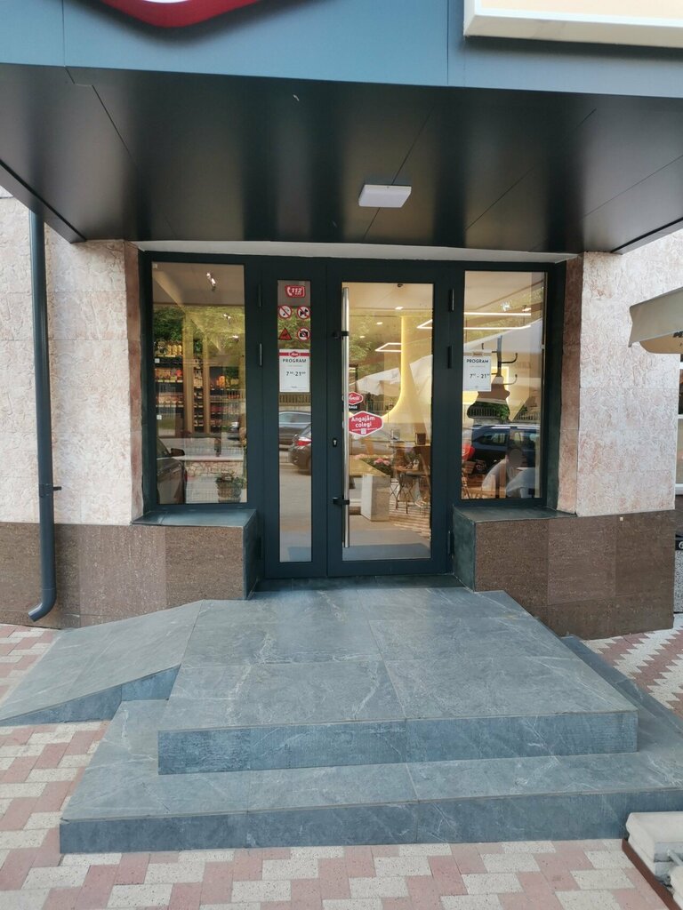 Kasap, şarküteri Nivalli, Kişinev, foto