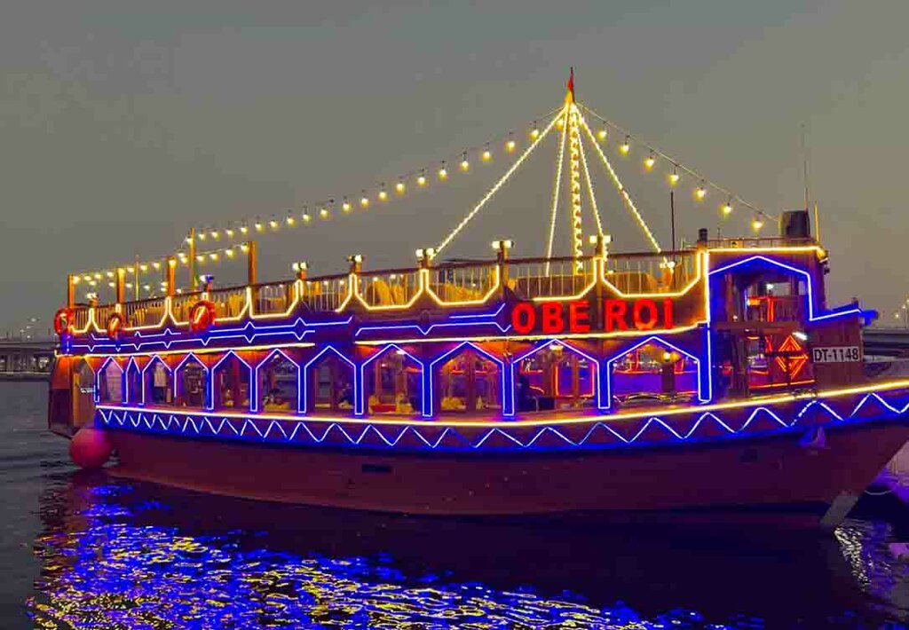 Restoran Star Al Manal Floating Restaurant, Dubai, foto