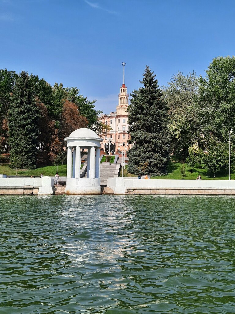 Turistik yerler Monopter, Minsk, foto