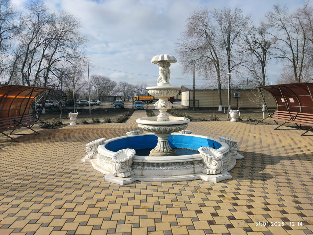 Çeşme Fountain, Volgogradskaya oblastı, foto