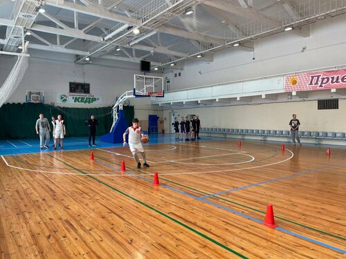 Çok amaçlı spor tesisleri Dvorets Sporta Delfin, Novouralsk, foto