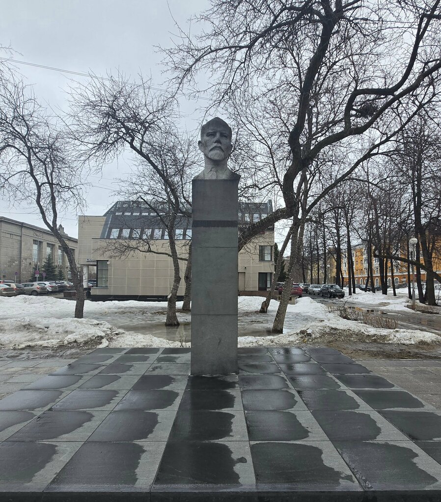 Anıt, heykel А.В. Шотман, Petrozavodsk, foto
