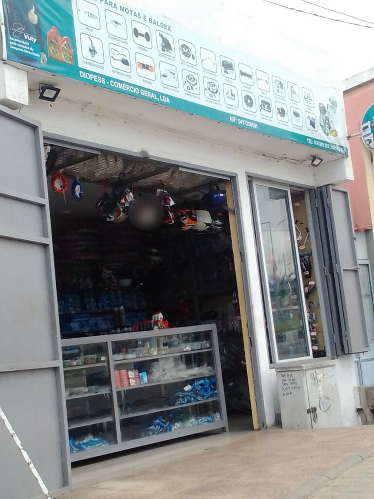 Motosiklet yedek parçaları Loja de peças, Loanda, foto