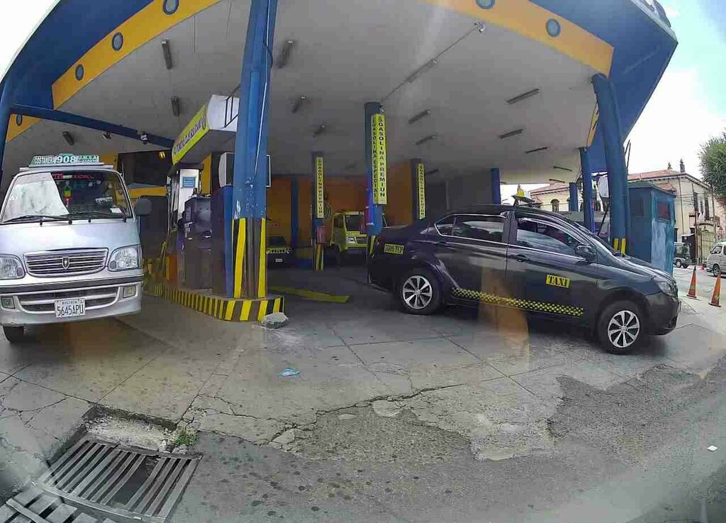 Benzin istasyonu Estacion De Servicio Automovil Club Boliviano, La Paz, foto