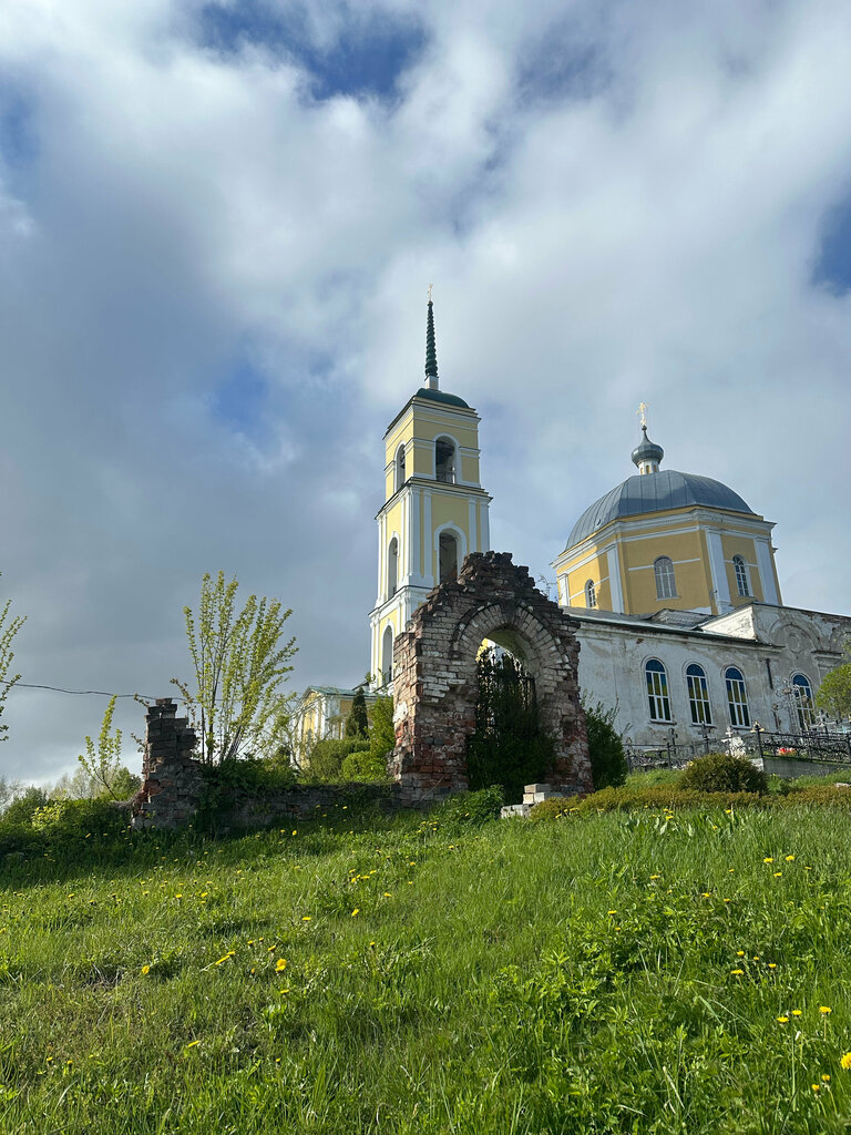 Ortodoks kiliseleri Tserkov Preobrazheniya Gospodnya na pogoste Spasskom, chto na Nizu, Tverskaya oblastı, foto
