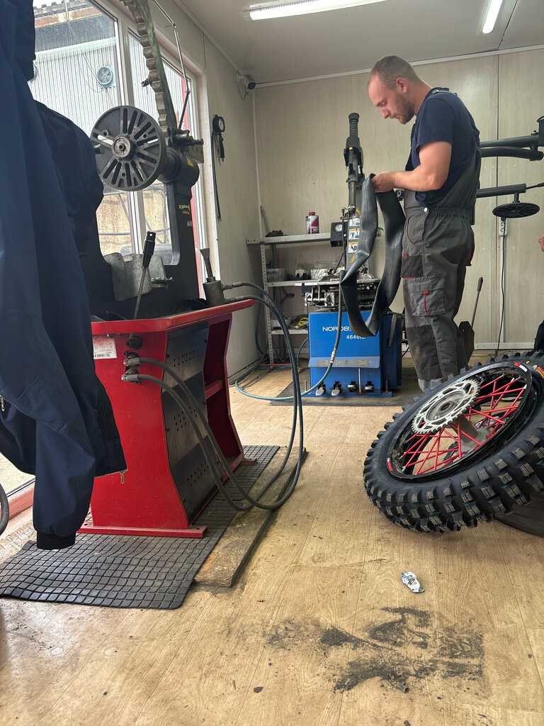 Oto lastik tamiri Шиномонтаж и точка, Podolsk, foto