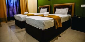Seasons Hotels & Resorts (Goa, South Goa County, Salcete Taluk, City of Margao), otel  Margao'dan