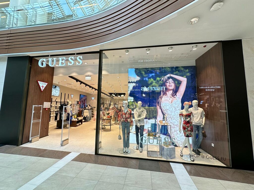 Giyim mağazası Guess, Moskova ve Moskovskaya oblastı, foto