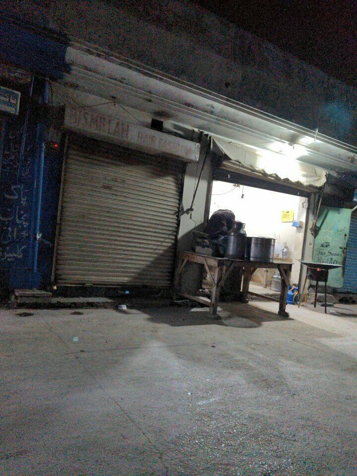 Bebek besleme merkezleri Subhan Milk shop, Lahor, foto