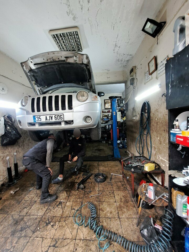 Otomobil servisi Gökhan Oto, İzmir, foto