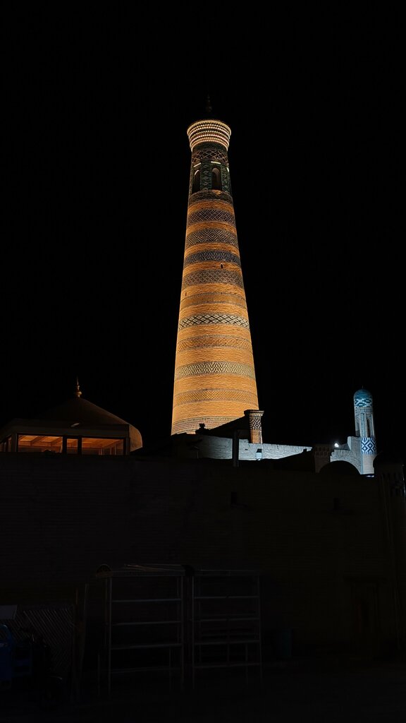 Turistik yerler Cuma Mescidi Minaresi, Hive, foto