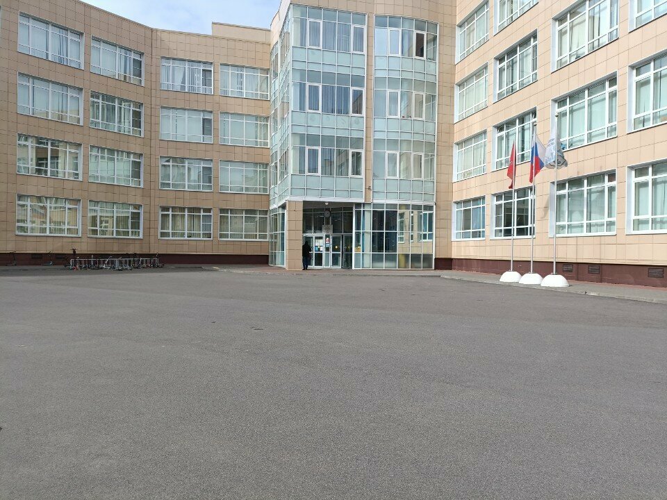 Yüzme havuzları Swimming pool at school 693, Saint‑Petersburg, foto
