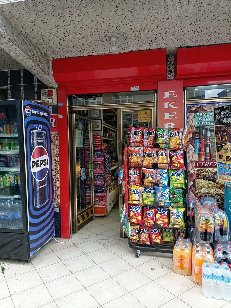 Kuruyemiş, atıştırmalık, kuru meyve Eker Kuruyemiş, İstanbul, foto