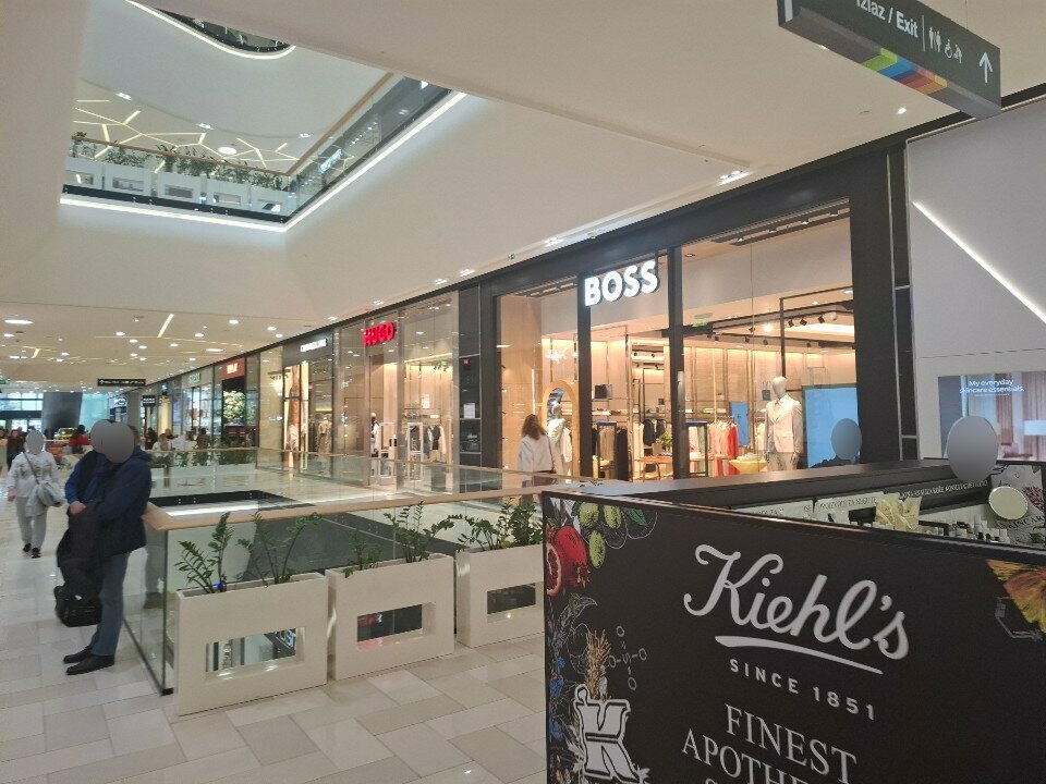 Giyim mağazası Hugo Boss, Novi Sad, foto
