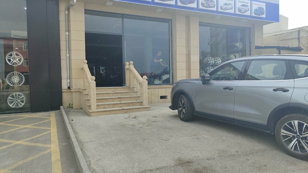 Otomobil yedek parçaları Prius, Bakü, foto