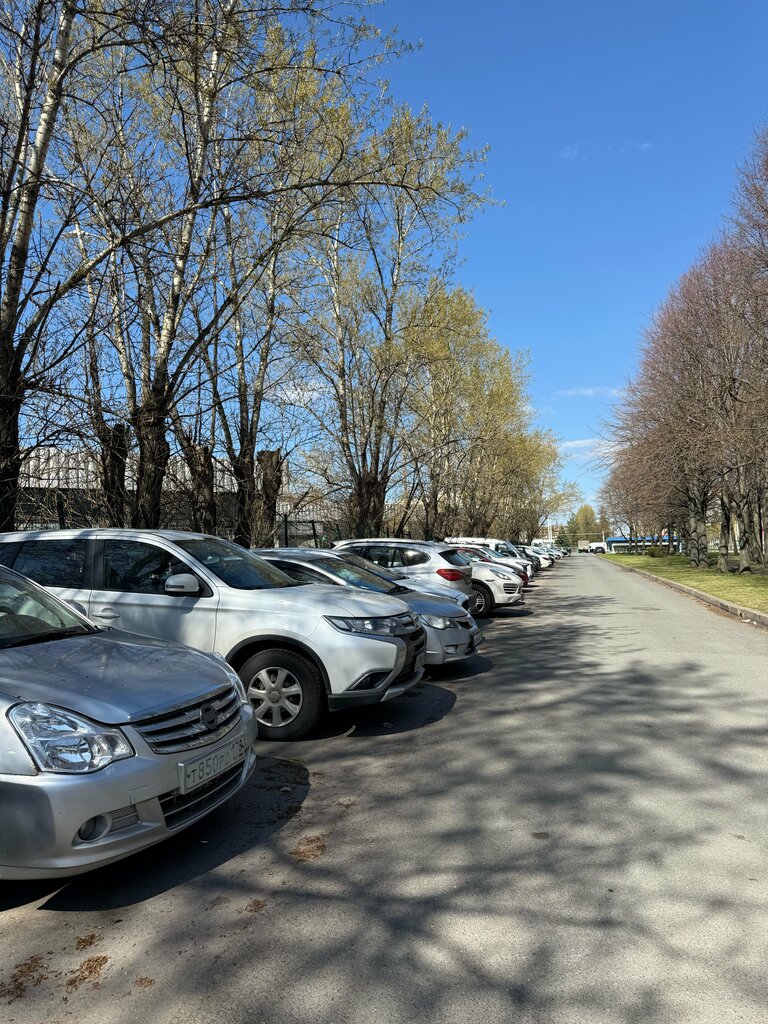 Otoparklar Parking lot, Saint‑Petersburg, foto