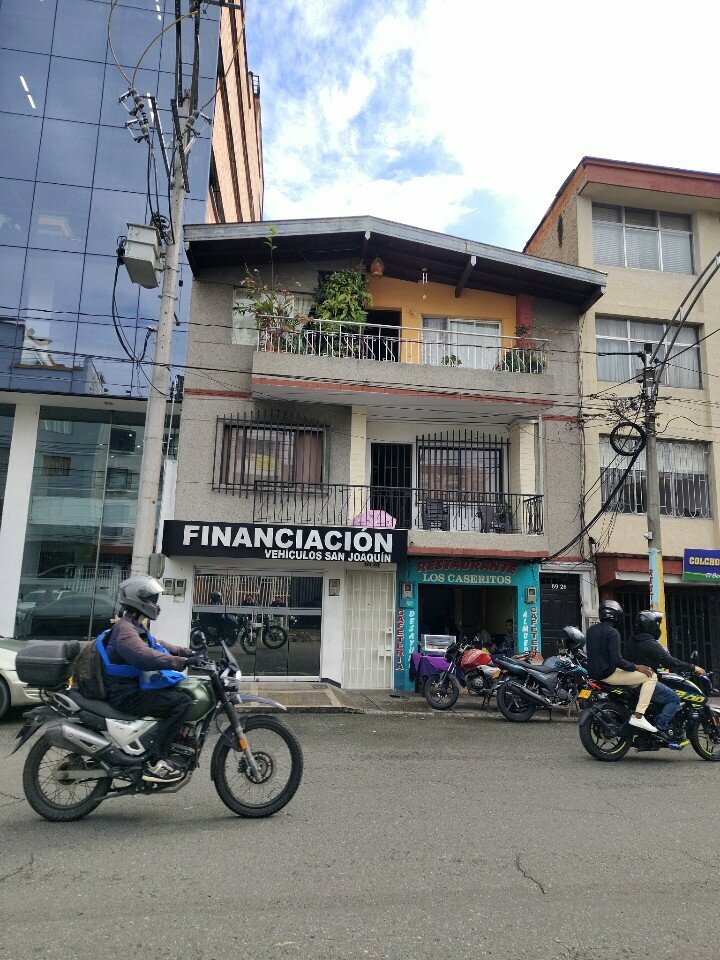 Otomobil satış galerileri Vehiculos san joaquin, Medellin, foto