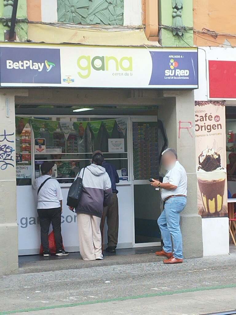 Cep telefonu aksesuarları Gana, Medellin, foto