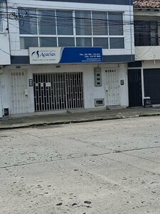 Acacias (Valle del Cauca, Municipio de Santiago de Cali, Comuna 10, Calle 16, 24-87), tıp merkezleri ve klinikler  Cali'den