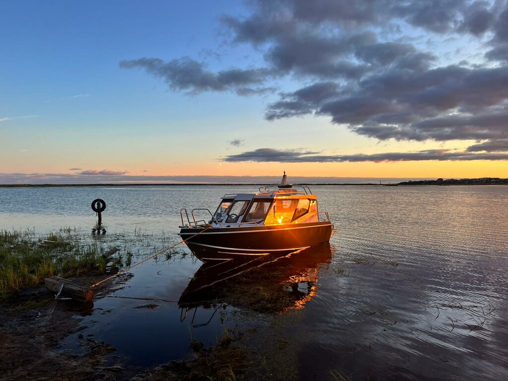 Tekne, kayık, yat Wellboat, Nikolskoe, foto