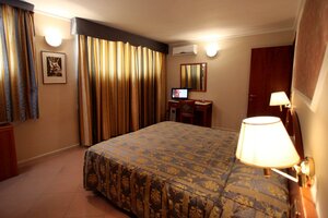 Hotel Belsito (Via San Paolo Belsito No:120, Nola), otel