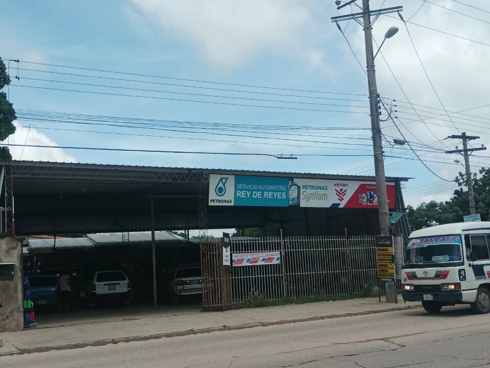 Otomobil servisi Servicios Automotriz Rey de Reyes, Santa‑Krus, foto