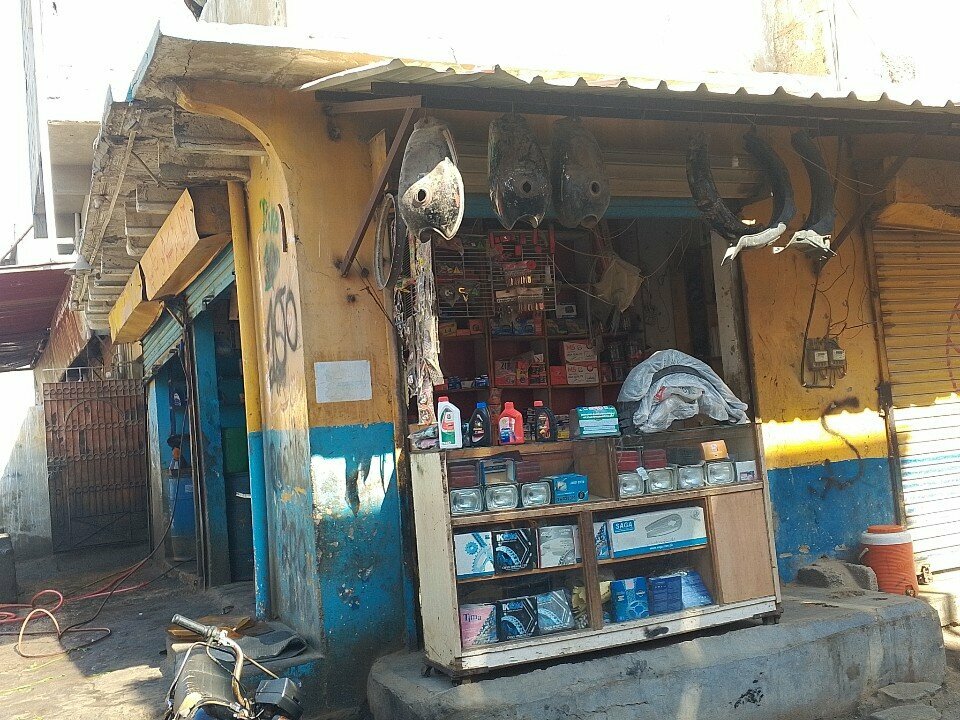 Yağlama ürünleri Bismillah Oil & Service Station, Karaçi, foto