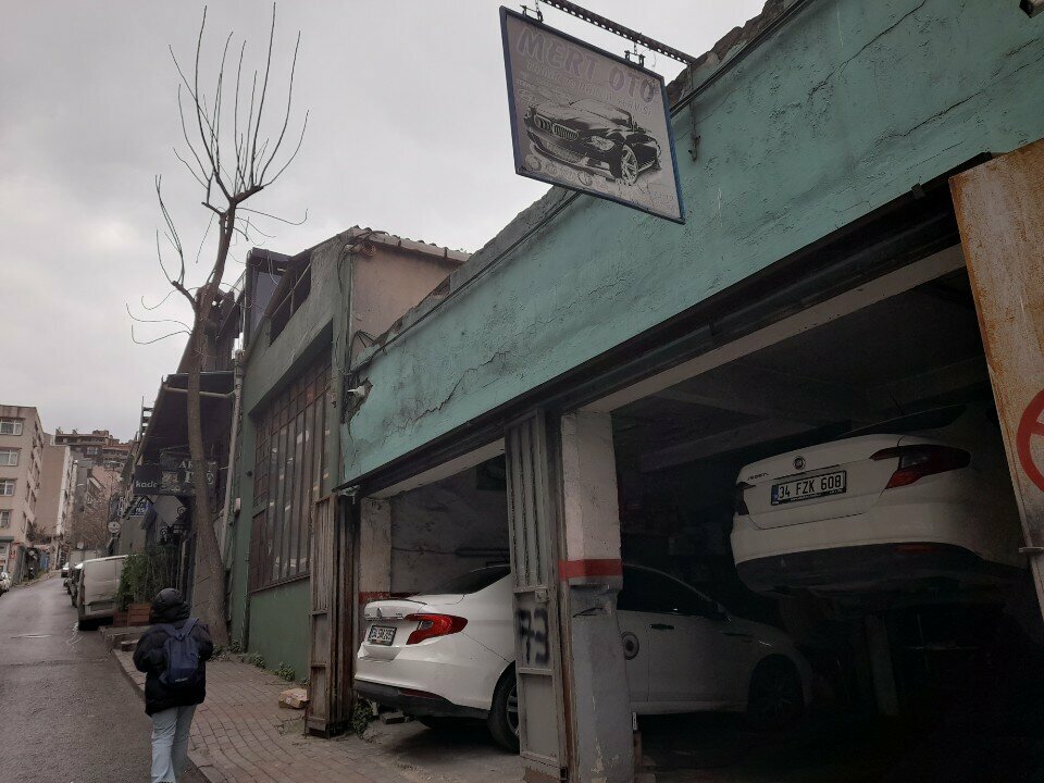 Otomobil servisi Mert Oto, İstanbul, foto