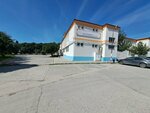 Selçuk Yaşar Boyacılık Mesleki ve Teknik Anadolu Lisesi (İzmir, Bornova, Ord. Prof. Dr. Muhiddin Erel Cad., 15/2), eğitim merkezleri  İzmir'den