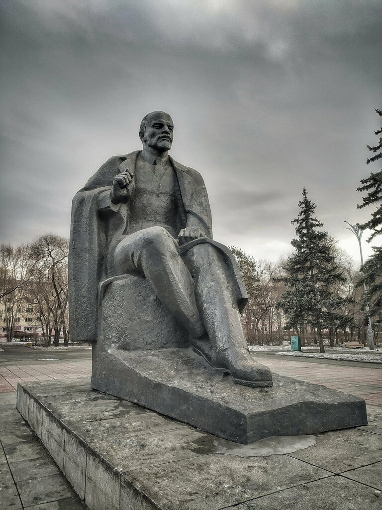 Anıt, heykel В.И. Ленин, Abakan, foto