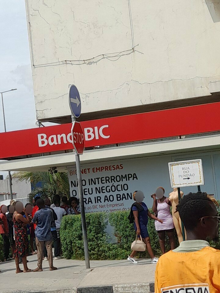 Banka Banco de Poupança e Crédito, Loanda, foto