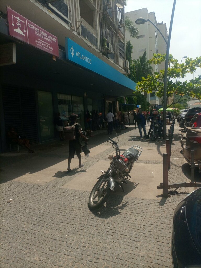 Banka Banco Atlântico, Loanda, foto