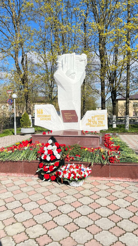 Anıt, heykel Братская могила, Saint‑Petersburg ve Leningradskaya oblastı, foto