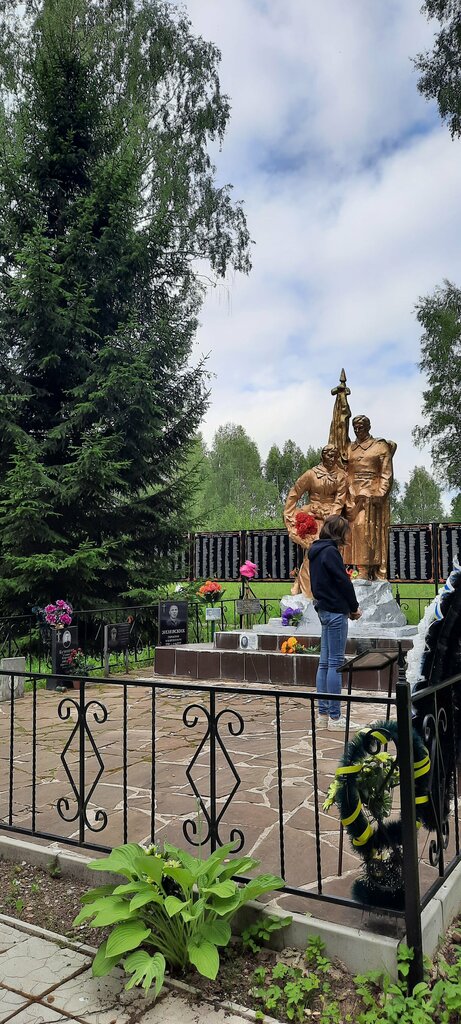 Anıt, heykel Братская могила, Kalujskaya oblastı, foto