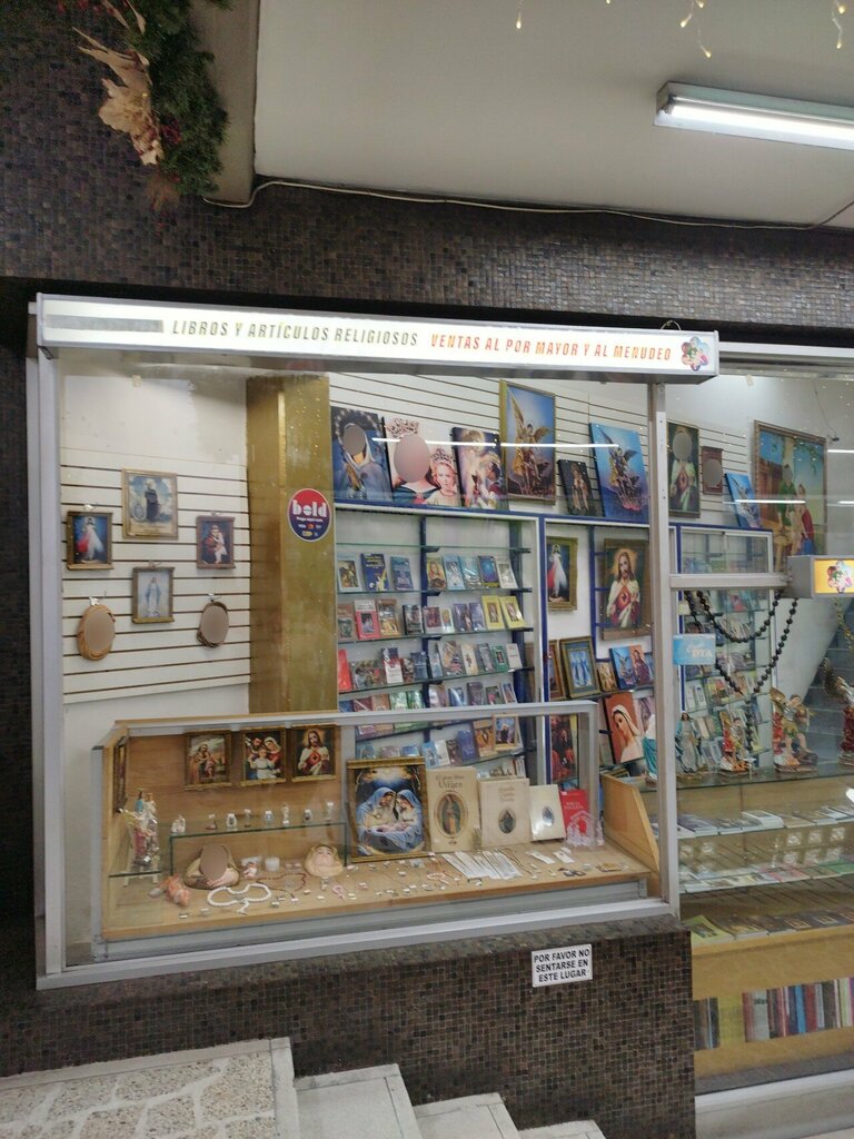 Kütüphaneler Jesús, María y José Catholic Bookstore, Medellin, foto