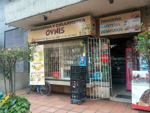 Bakery and tobacconist Ovnis (Bogotá, Chapinero, Chico Norte III, Avenida Carrera 19, 97-34), ekmek fırını  Bogota'dan