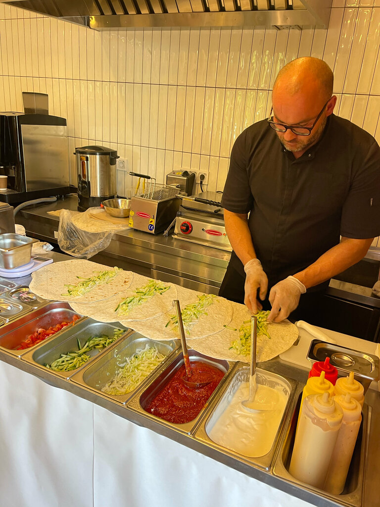 Kafe Trueshaverma, Peterhof, foto