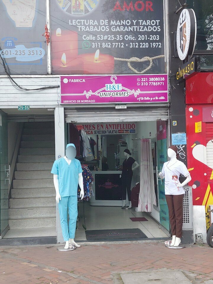 Üniforma üreticileri Central de Uniformes Sede Galerías, Bogota, foto