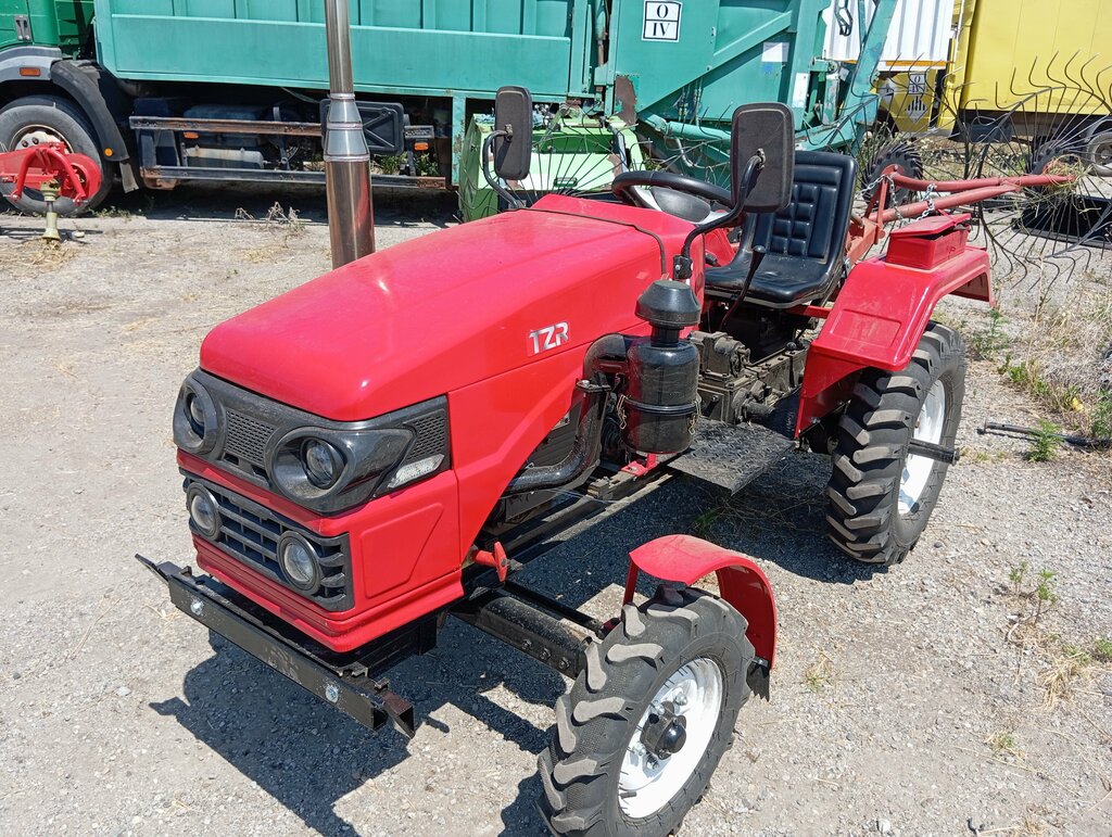 Tarım makineleri, ekipmanlar Тракторный завод Русич, Kırım Cumhuriyeti, foto